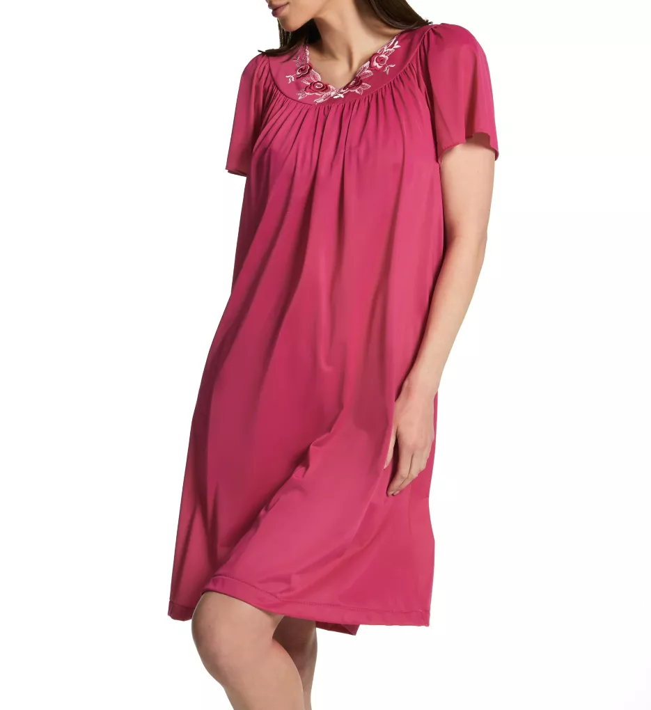 Petals Short Sleeve Gown Raspberry M
